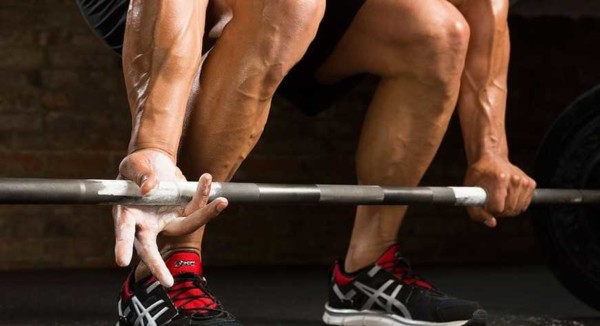 Weight-Lifting Chalk: Pros and Cons • Bodybuilding Wizard