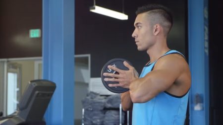 svend press or weight plate pinch press • Bodybuilding Wizard