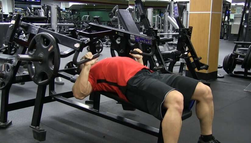The Hammer Strength Bench Press: Step-by-Step Guide, Tips, and Benefits ...