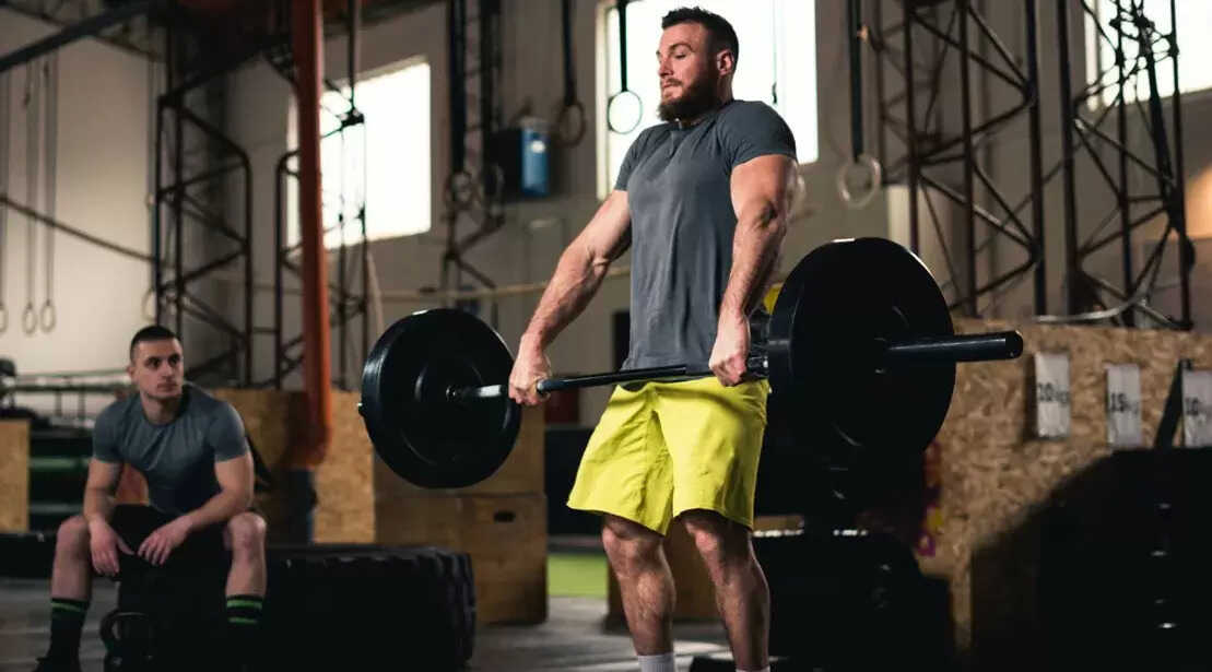 The Hang Clean Pull: Step-by-Step Instructions, Pros and Cons, and ...