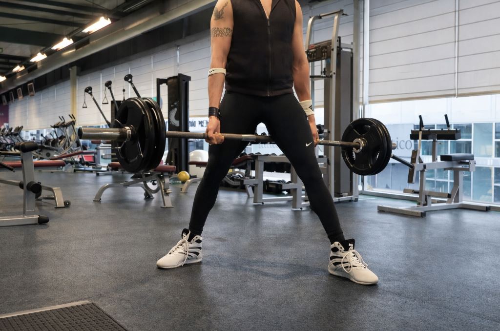 Jefferson Squat: Old-School Squat Variation for Hypertrophy & Muscle ...