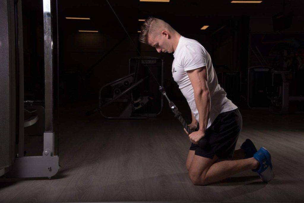 Lat Prayer Pulldown: Proper Technique, Muscles Worked, Benefits ...